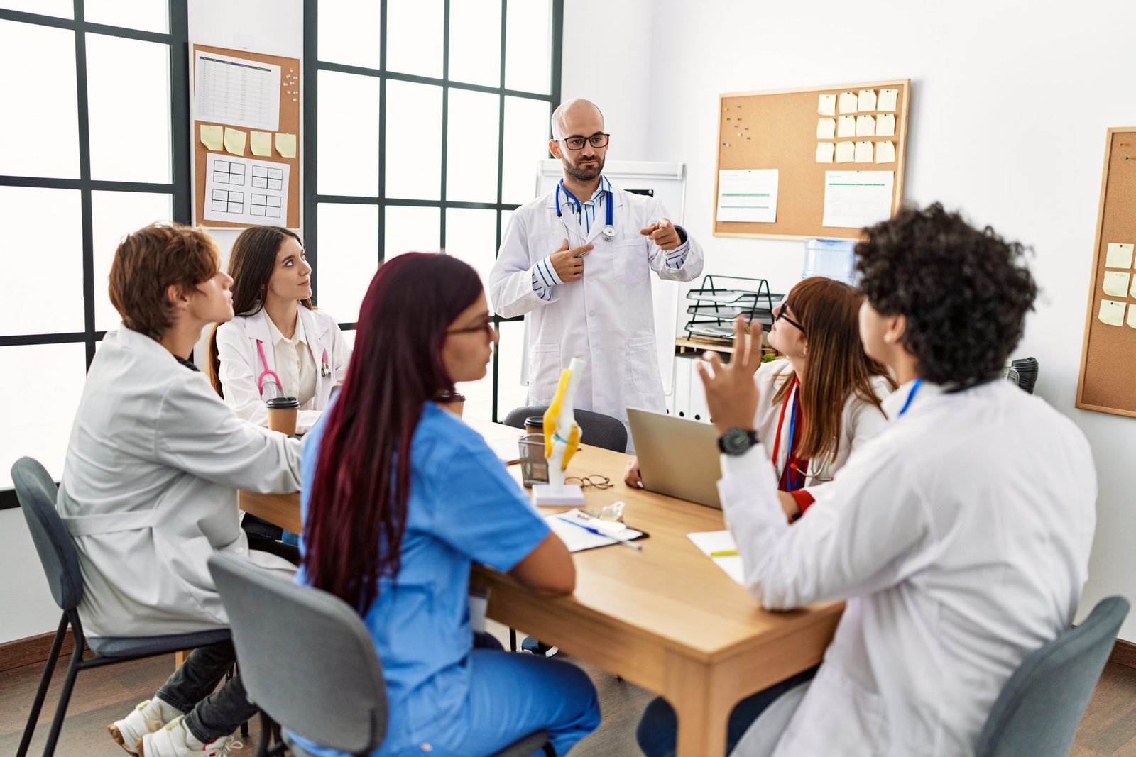 Qué rol tiene el liderazgo en el entorno hospitalario ...
